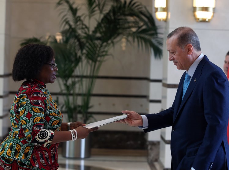 BALOZI KIONDO AWASILISHA HATI ZA UTAMBULISHO KWA RAIS WA UTURUKI MHE ...