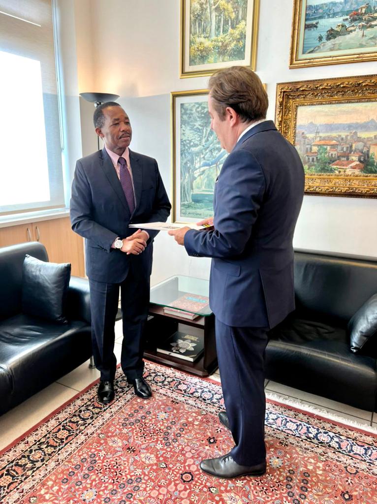 H.E AMB. LT. GEN. YACOUB MOHAMED HAS PRESENTED COPY OF HIS LETTERS OF ...